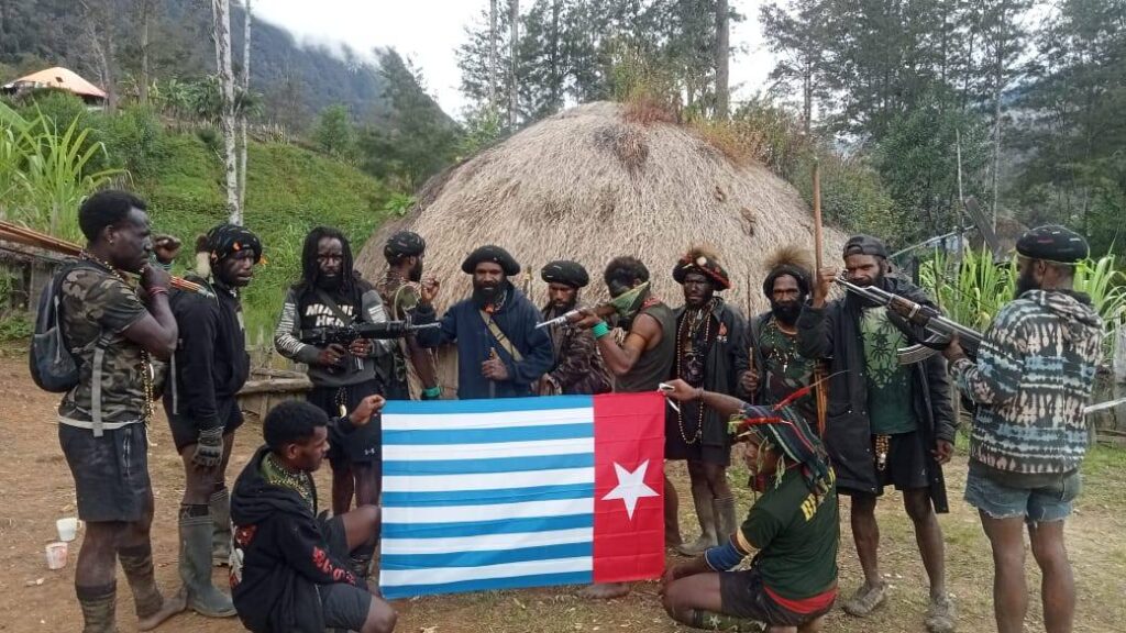 Drone, Bom, dan Pengungsian Massal: HRW Soroti Operasi Militer di Papua ...